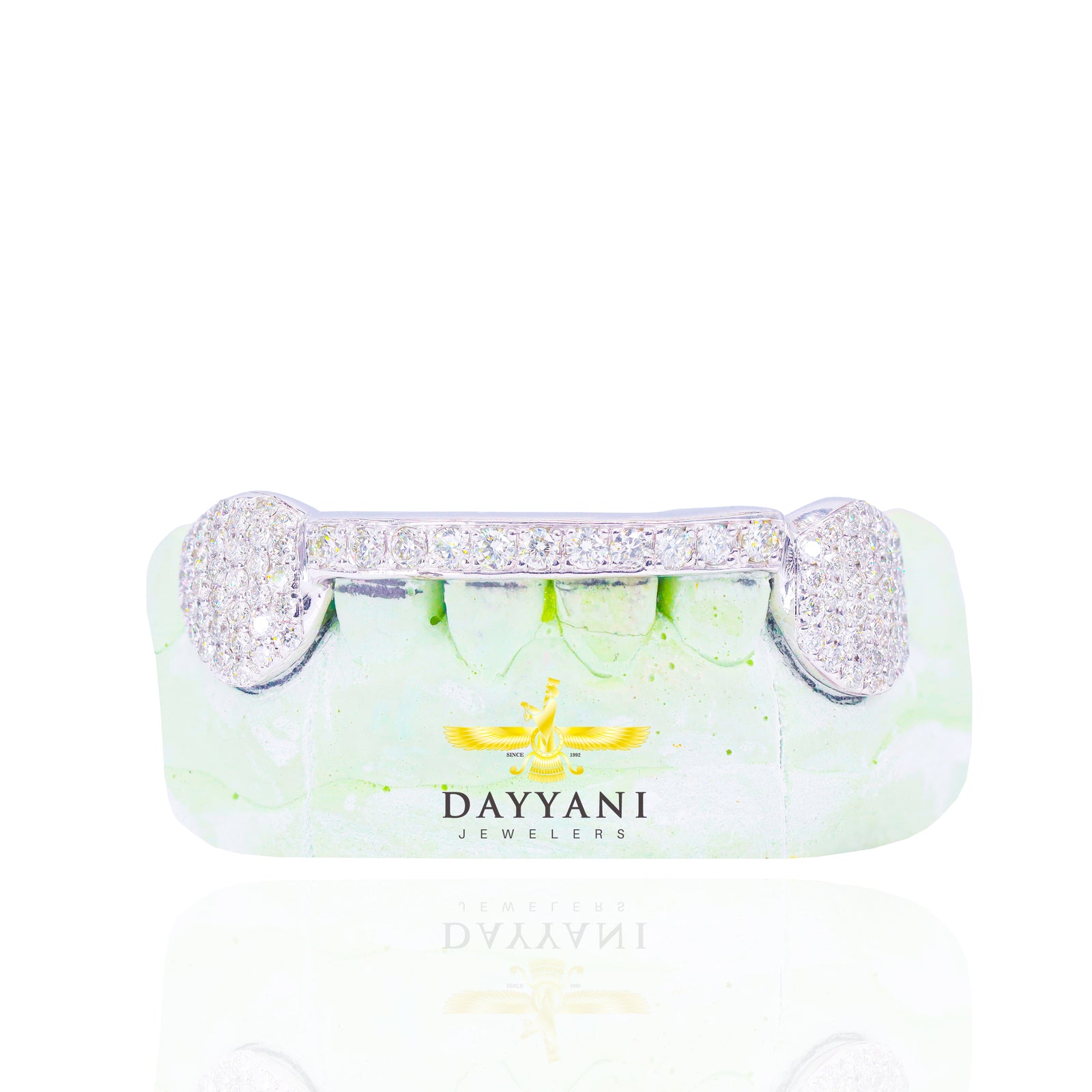 Custom One Row Diamond Bar with Diamond Fangs Gold Grillz